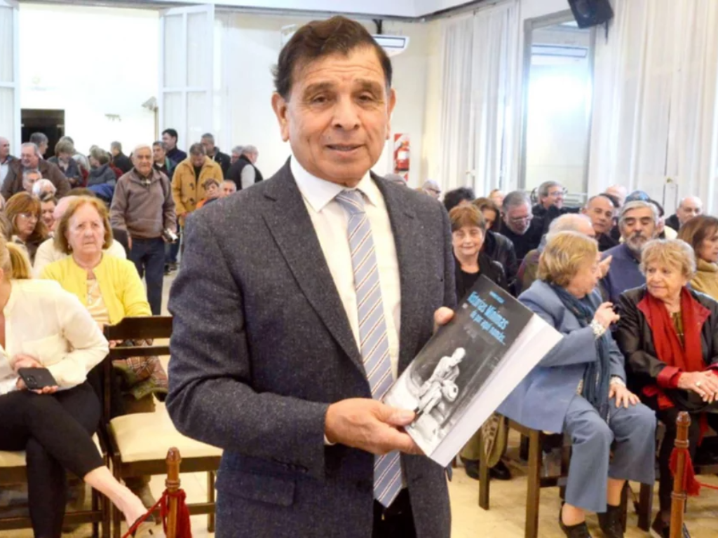 Mario Vega presentó su libro “Historias mínimas de por aquí nomás ...