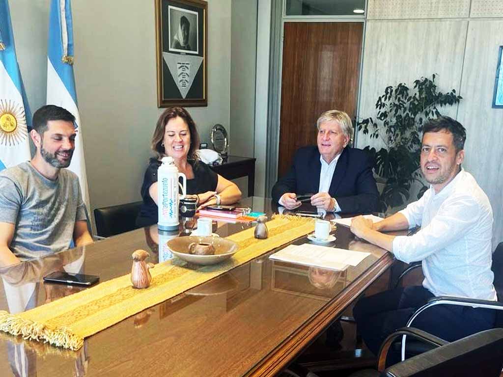 Ziliotto y Alonso, con dirigentes de Ferro: Apoyo para el Federal A y ...