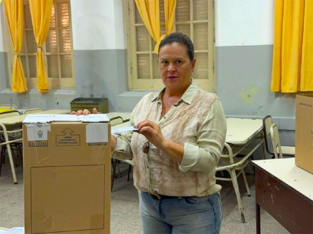 La intendenta Alonso votó en la escuela N° 57 - maracódigital.net